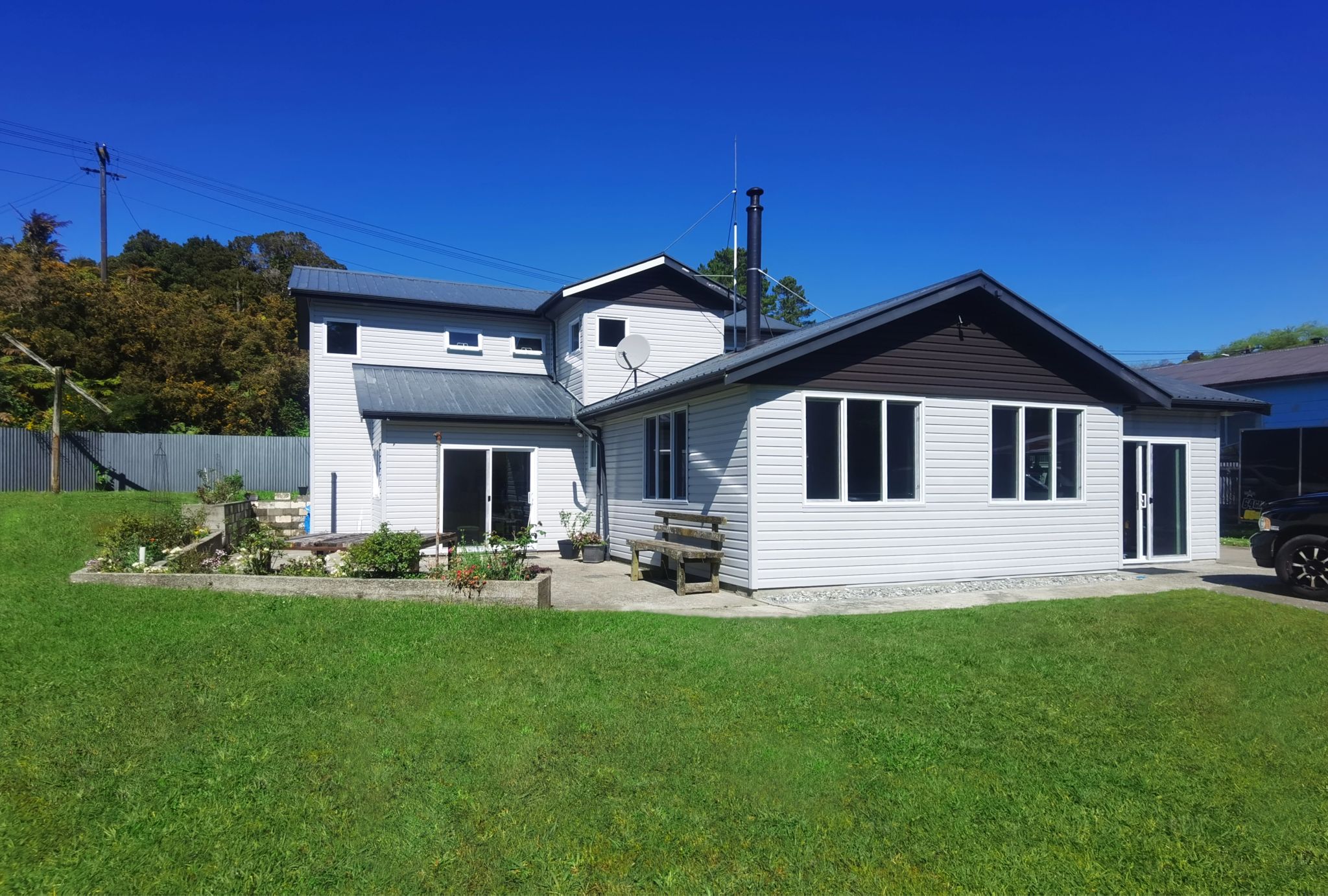 An Incredible Transformation: From Tired to Timeless with Vinyl Cladding